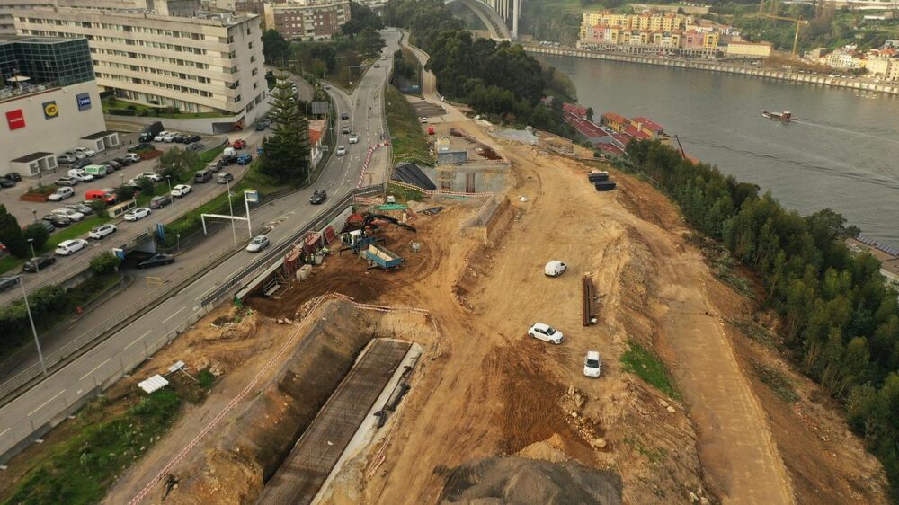 Linha Rubi do Metro do Porto liberta Gaia já este ano mas ocupa Douro ...
