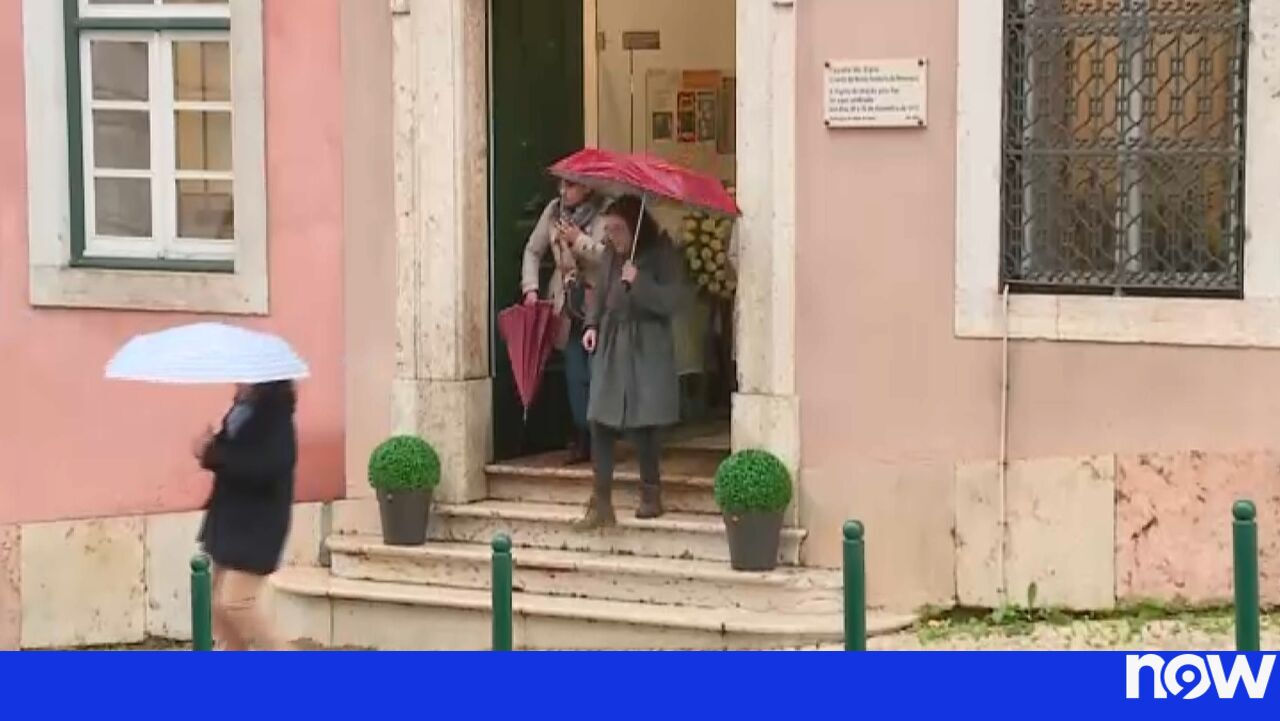 Velório de Clara Pinto Correia realiza-se hoje na Capela do Rato ...